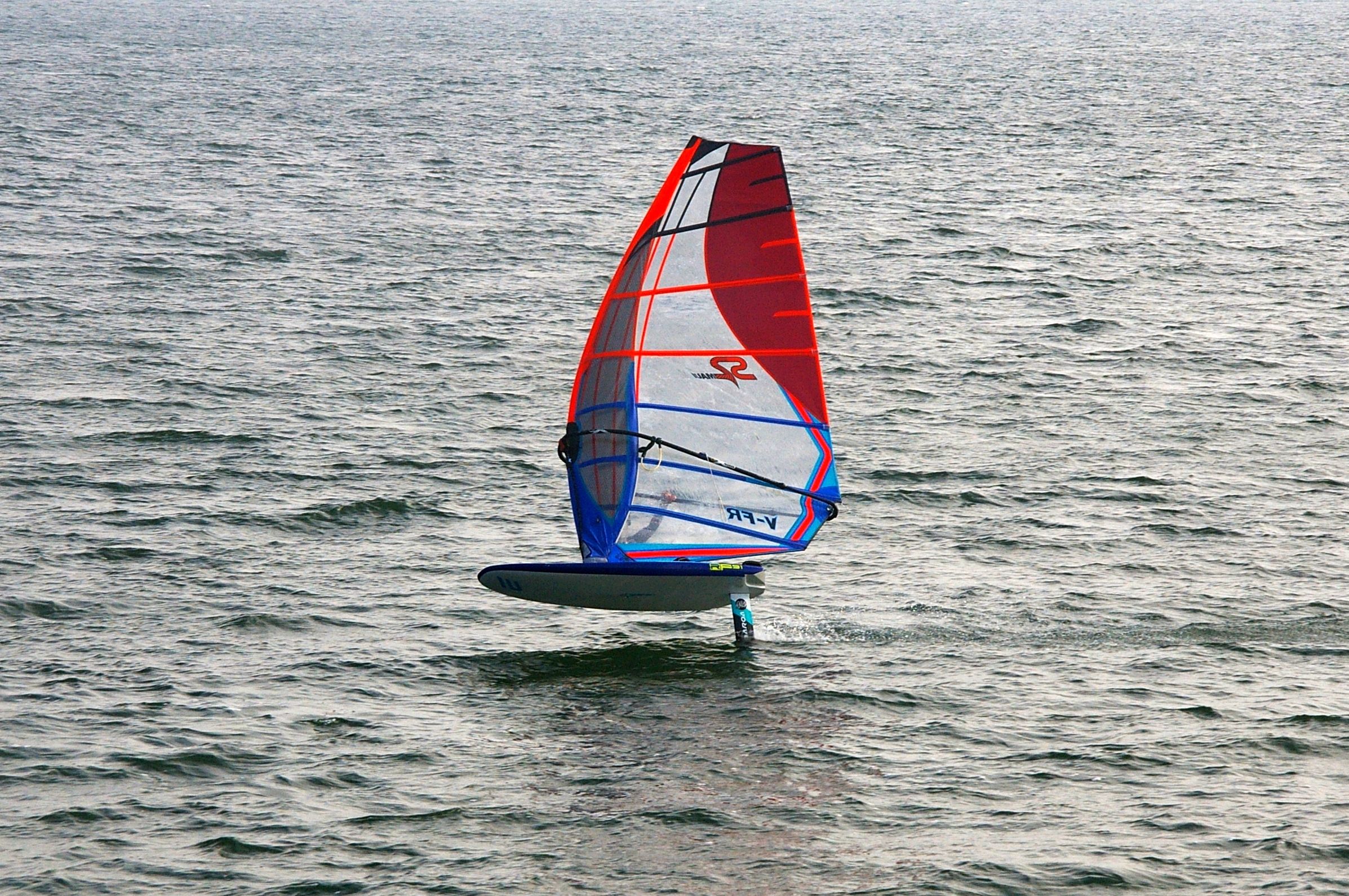 LE NOE 97 FREERACE, UN FOIL ALLIANT PERFORMANCE ET ACCESSIBILITÉ | TAAROA